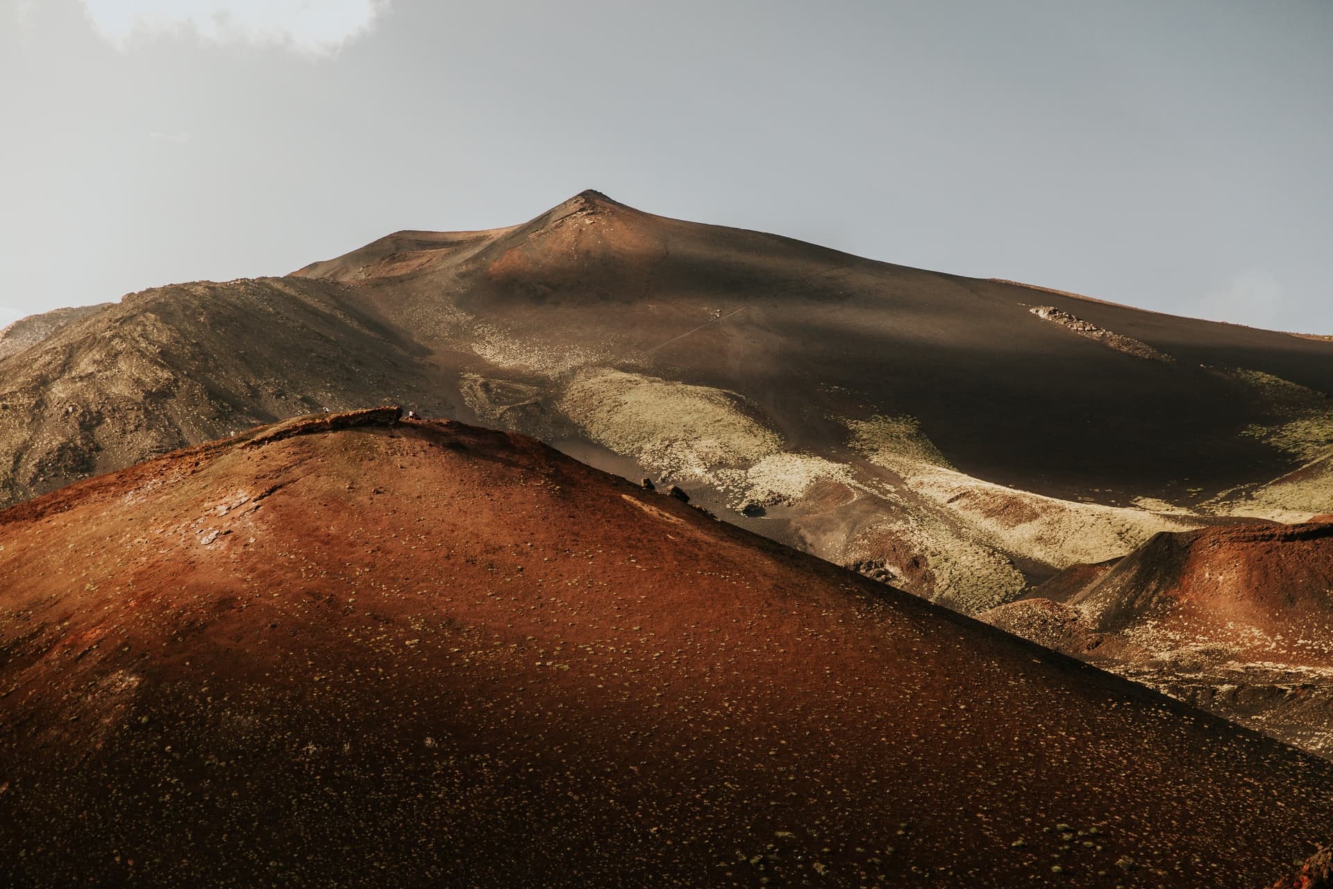 The 3 active volcanoes of Italy | Ferryscanner