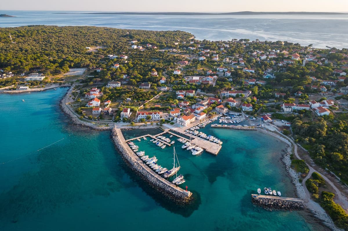 Kapetan Luka - Krilo: Rute, cijene karata i polasci | Ferryscanner